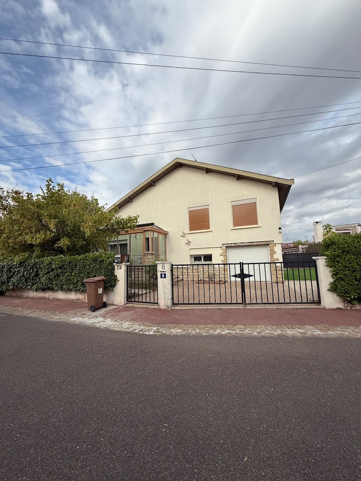 Maison Chaleureuse 6 Personnes Chalon-sur-saône - Chalon-sur-Saône