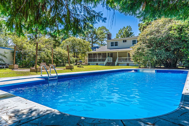 Pine & Plunge | Private Pool + Screened Porch - Southern Pines