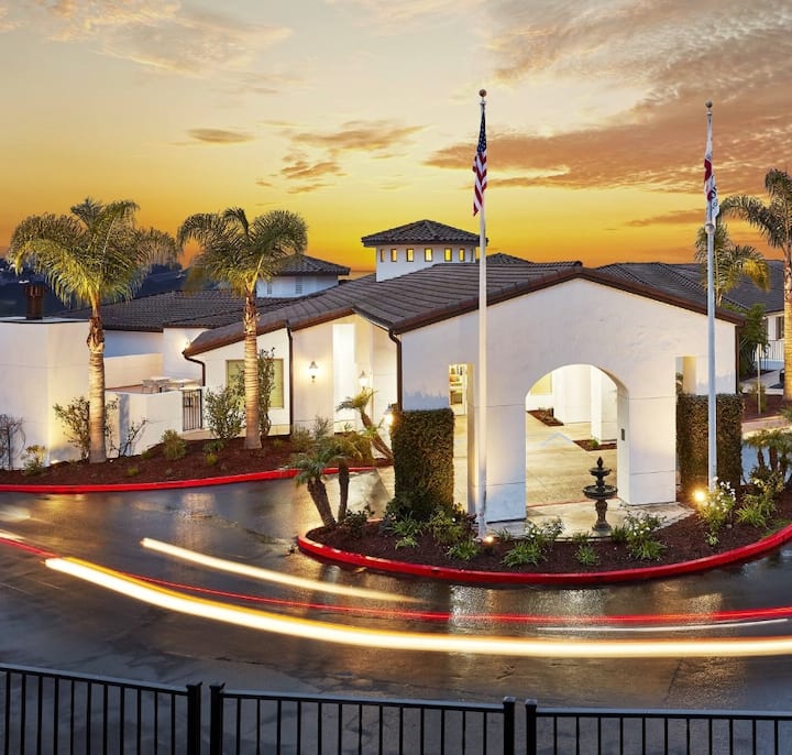 Cozy 3 Separate Hotel Suites W/ Parking - Pismo Beach, CA
