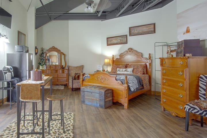 Denton Couples' Studio On 100-acre Ranch - Denton, TX