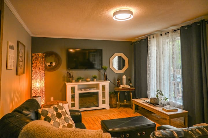 Mins From Sauble Beach, Bbq + Fire Pit, Sleeps 6 - Sauble Beach