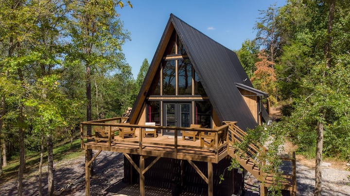 Odin's A-frame | Private Sauna & Hot Tub + Piano - Cosby, TN