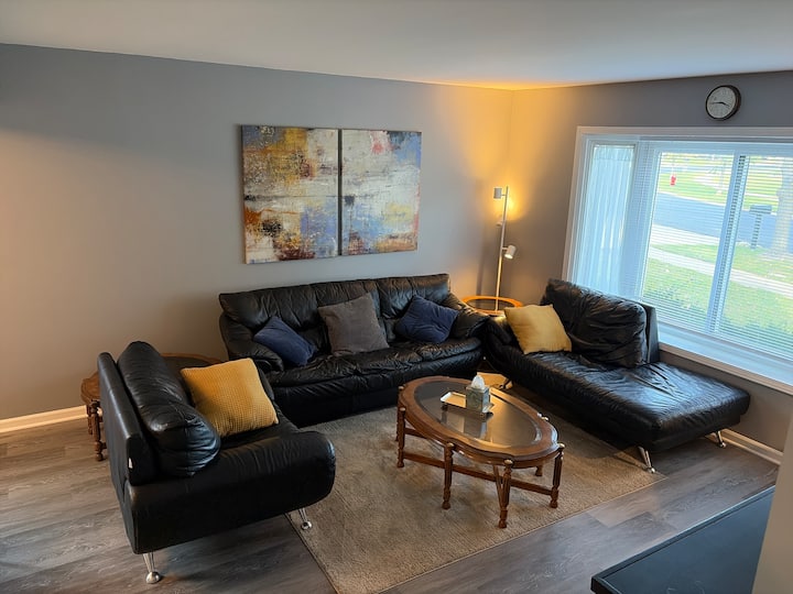 3bd, 1.5bth Home W/2car Garage, Deck, Pond View! - 紹姆堡