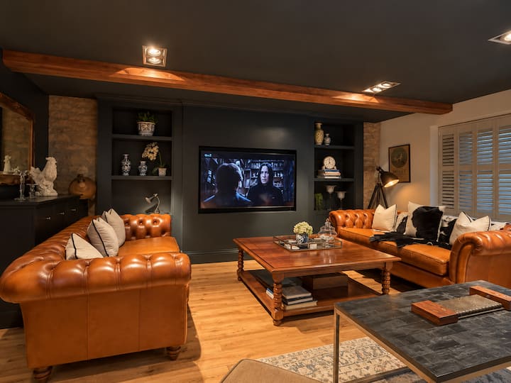 Witney Escape | 4 Bed | Games Room | Sleeps 9 - Witney