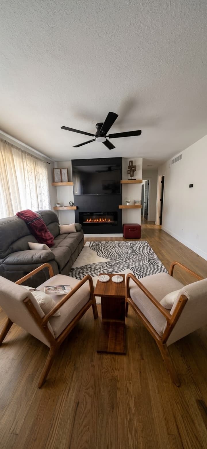 Renovated 5br Family Haven - Columbia, MO