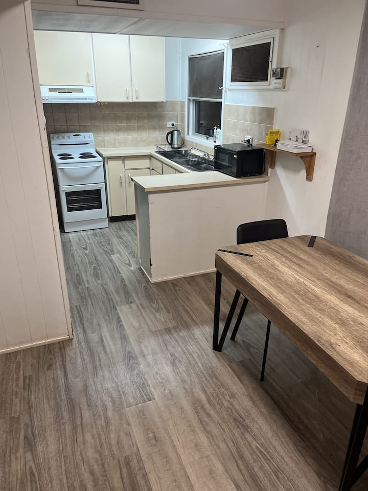 Newman Stay | Basic 3br Home - Newman