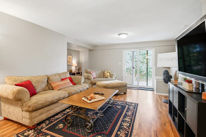 Casita De Mariposas - Private 2-br W/ King Bed - Colorado Springs, CO
