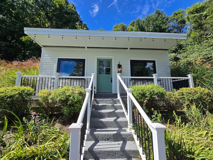 Tiny Katonah Pool House Charmer - Carmel, NY