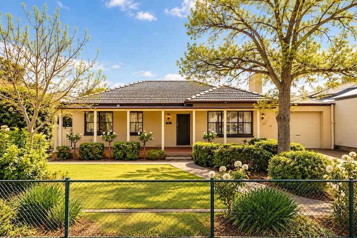 3-bedroom Home | Alfresco Living | Table Tennis - Glenelg