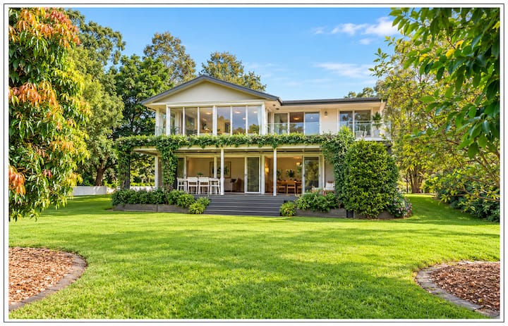 Cub Berry Retreat | Beautiful Grounds | Spacious - Berry
