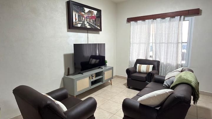 Bonita Casa Dentro De Residencial Seguro - Jalapa