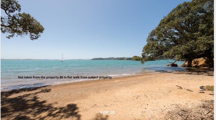 Private Beach Entire Home - Russell