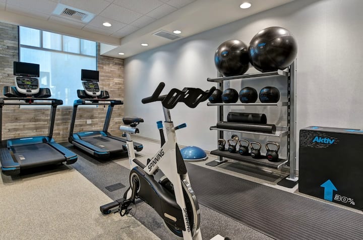 Cozy 3 Separate Hotelsuites W/ Parking & Breakfast - Atascadero, CA