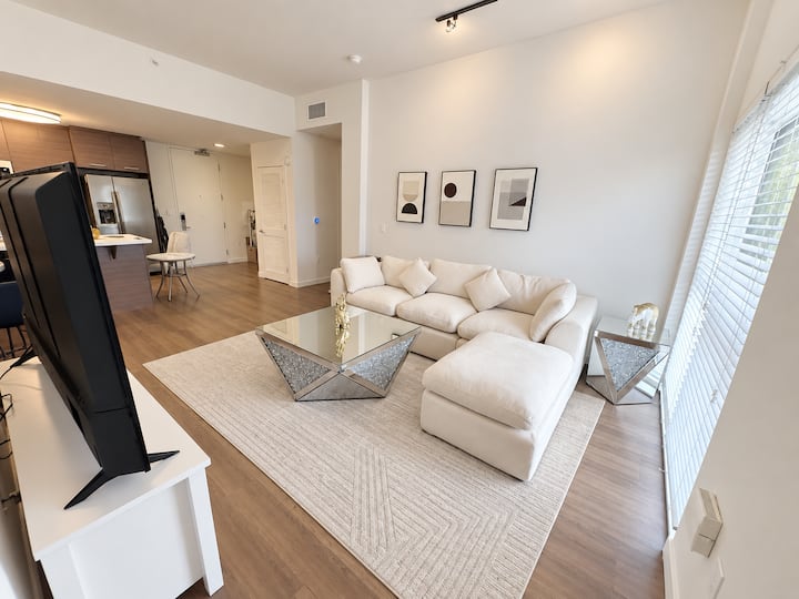 Downtown La Oasis 2br With Parking Pool Target - South Gate, CA