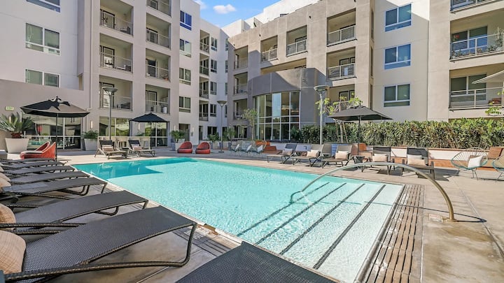 West Luxe Weho 2br With Free Parking - Los Angeles
