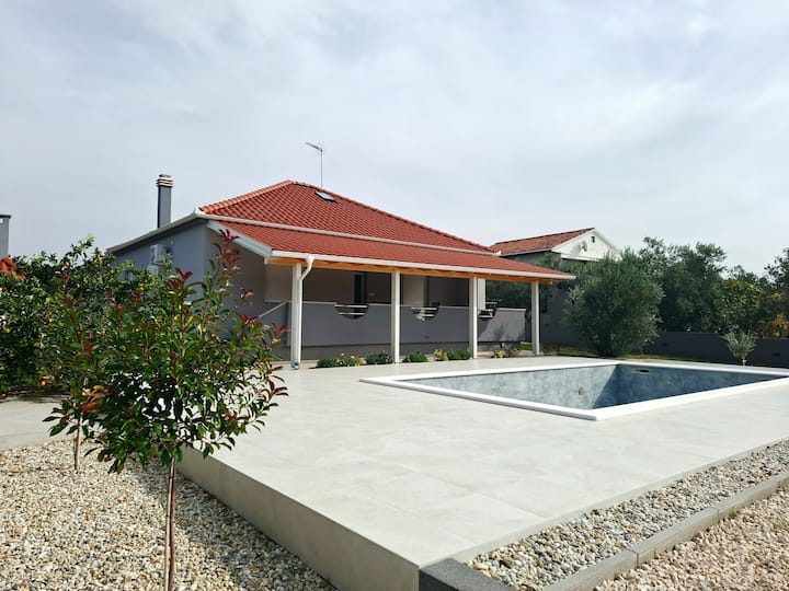 Apartment Patricia With Swimming Pool - Biograd na Moru