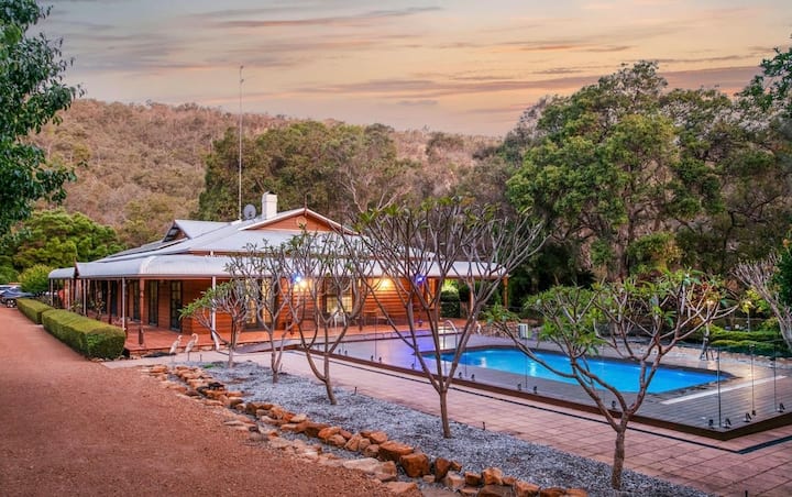 Cocoon | Private Forest Retreat & Pool - Hilbert