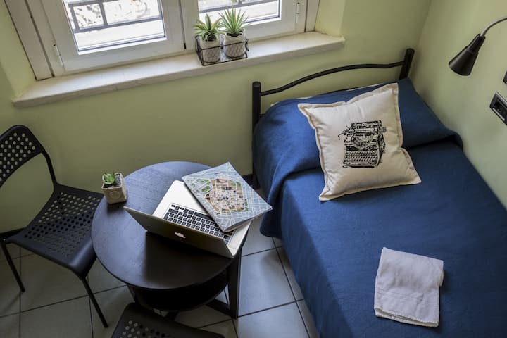 Triple Room - (Private External Bathroom) - Modena