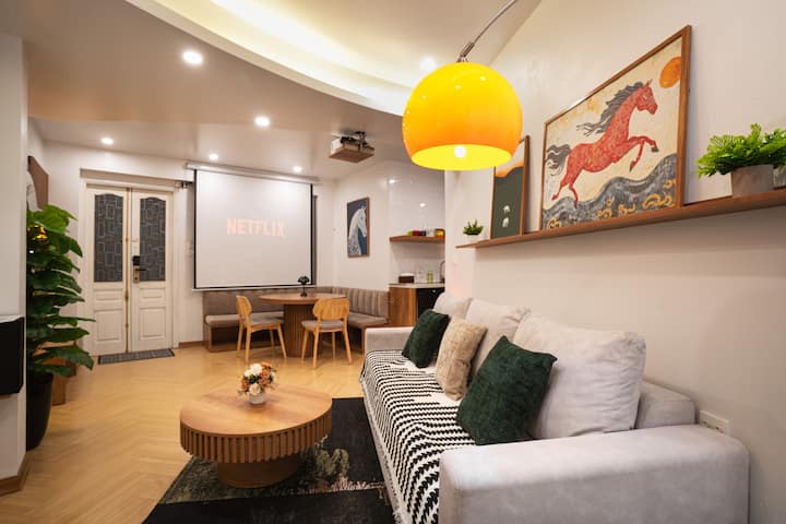 Thelittlehanoi/projector/netflix/5mins To Hk Lake - China