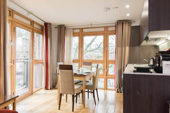 Premier Suites Bristol Cabot Circus, 2 Bed 2 Bath - Bristol