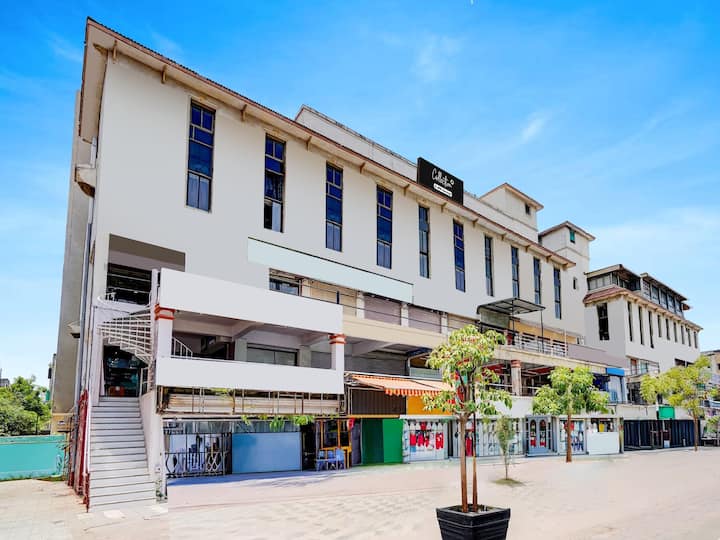 Auberge Aura Deluxe - Ahmedabad