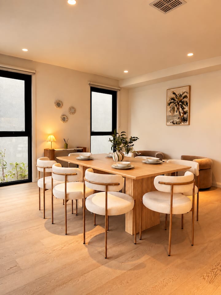 Modern 4 Br Fully Equipped Home|free Parking - Whitehorse City
