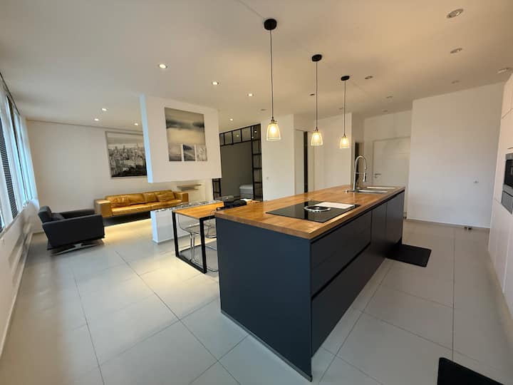 Hochwertig Möblierte Loft Wohnung In Innenstadt. - Sindelfingen