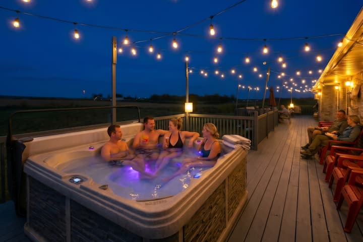 Caledon Villa | Hot Tub ~ Bbq ~ Firepit ~ Patio - Brampton