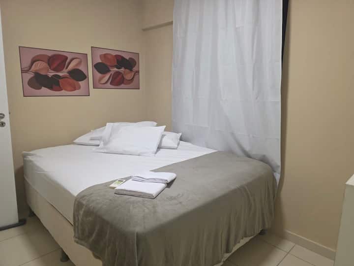 Apê 2q , Ponta Negra, Condomínio Com Piscina - Natal