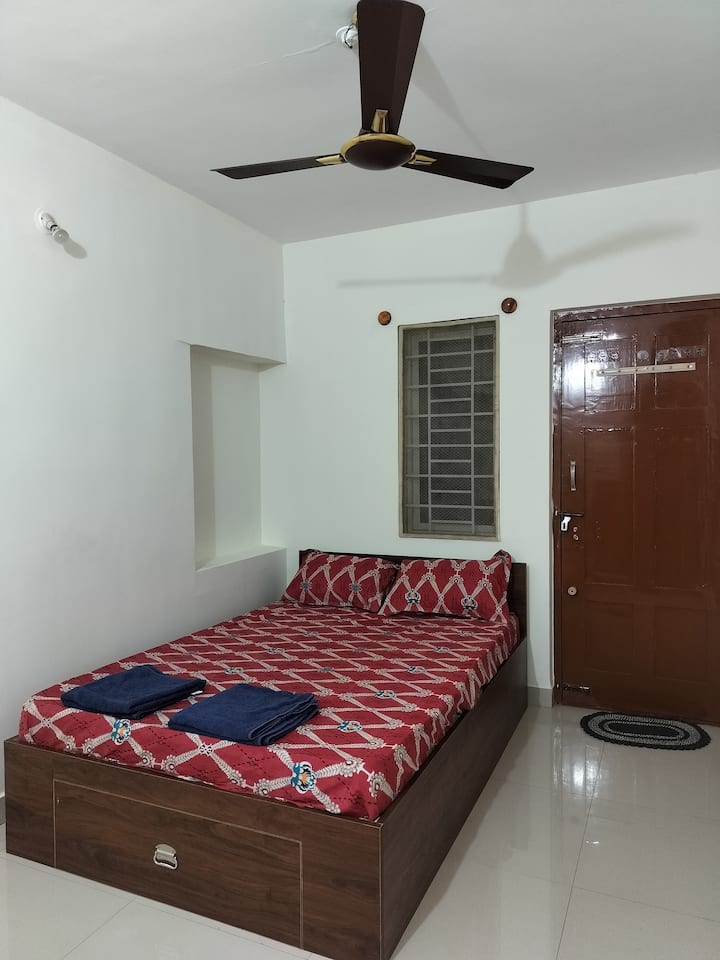 Avinya Guest House. A Comfortable Stay For You. - Mysuru