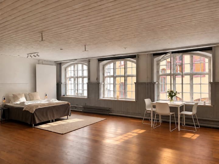 Spacious & Bright Studio In The Heart Of ÖStermalm - Stockholm