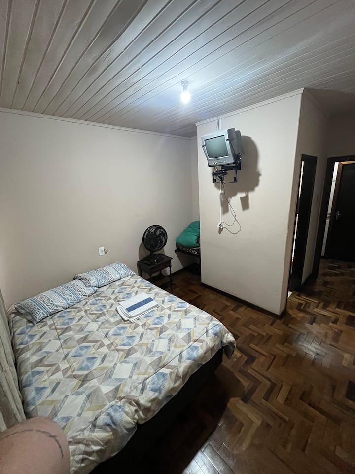 Quarto De Hotel Com Banheiro - Campo Alegre