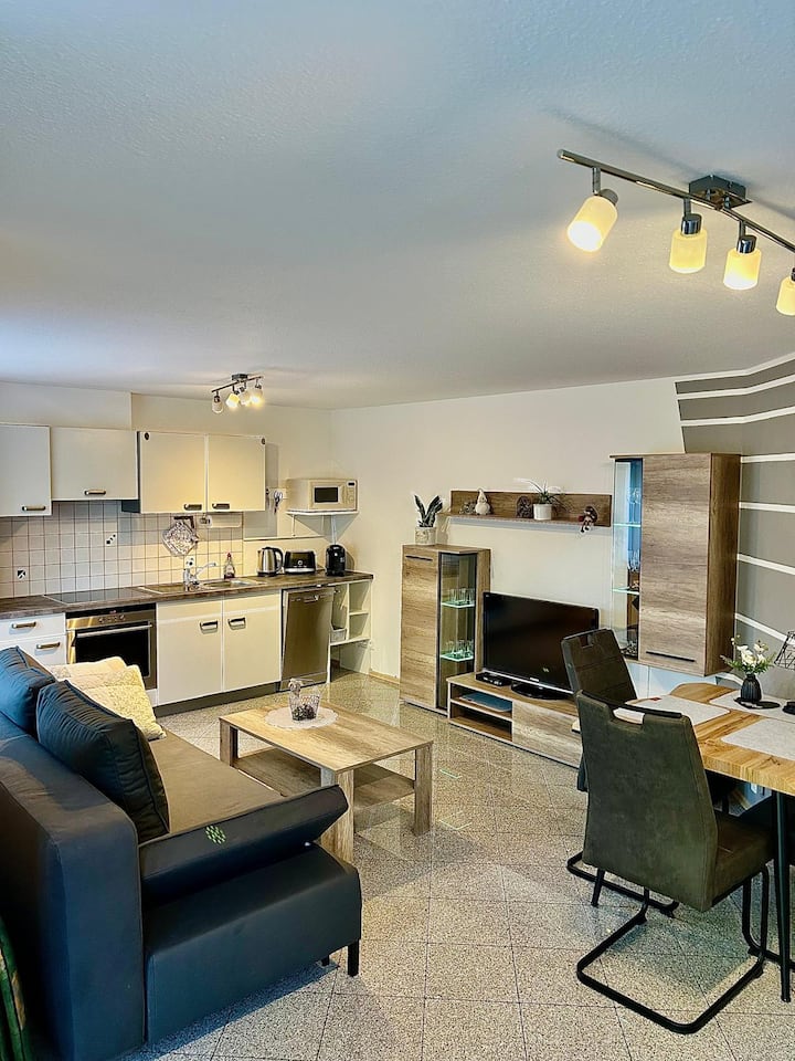 Gemütliche Einliegerwohnung Mit Eigener Terrasse - Herrenberg