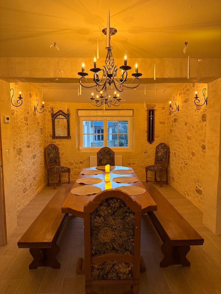 Les Chambres Des Secrets Gîte Immersif - 8 Pers. - Aisne