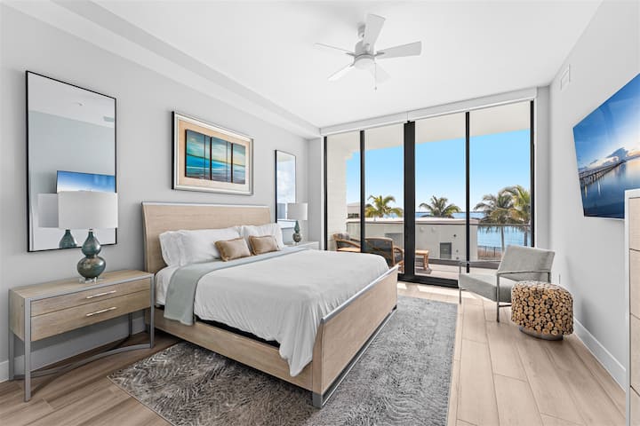 Luxury Riverfront Condo With Private Beach Access - Melbourne Beach, FL