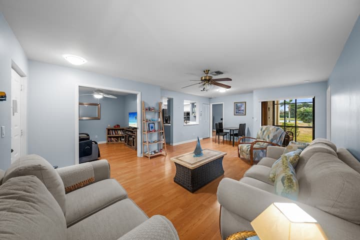 Florida Country Club Condo - Fort Myers, FL