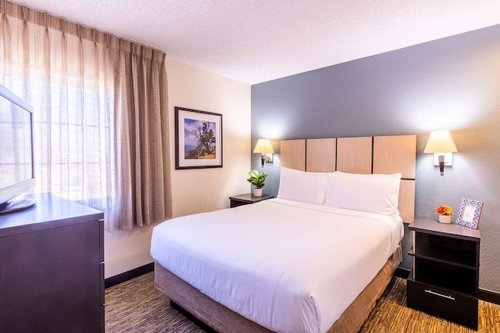 Pet-friendly Memphis Suite W/ Free Parking - Memphis, TN