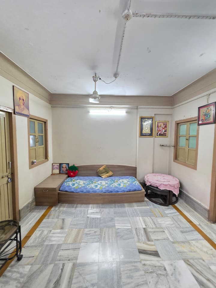 Cozy Home Near Station & Textile Market - Surat