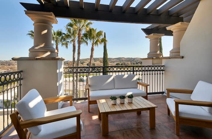 Luxury 2 Queen 1 Bedroom Hotel Suite - Paso Robles, CA