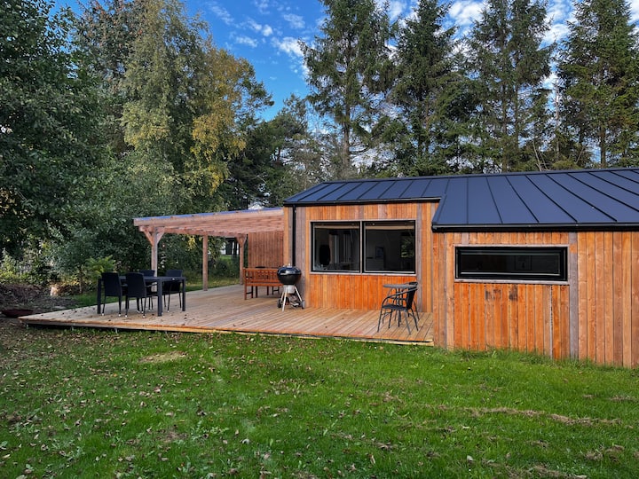 Hyggeligt Moderniseret Sommerhus I Hals - Hou