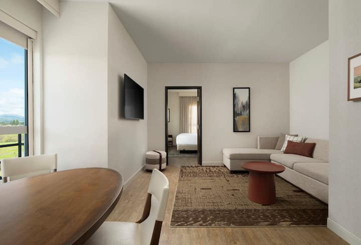 Luxury 2 Separate Hotel Suites - Napa, CA