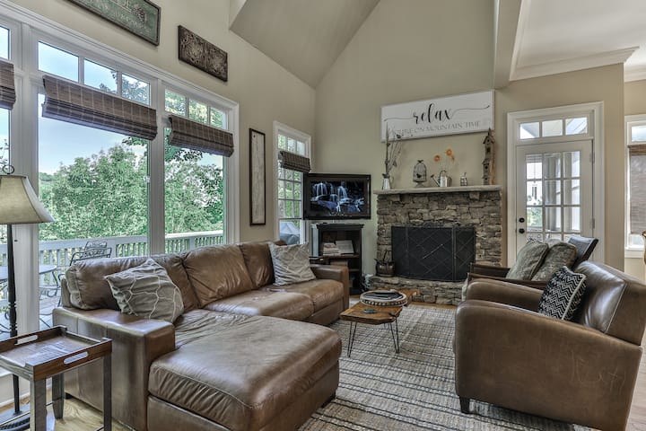 Mountain Time - Fireplace, Ping Pong, Hiking - Big Canoe, GA