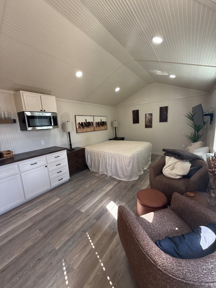 Oak & Iron Tiny House (Just Finishing It) - Starkville, MS