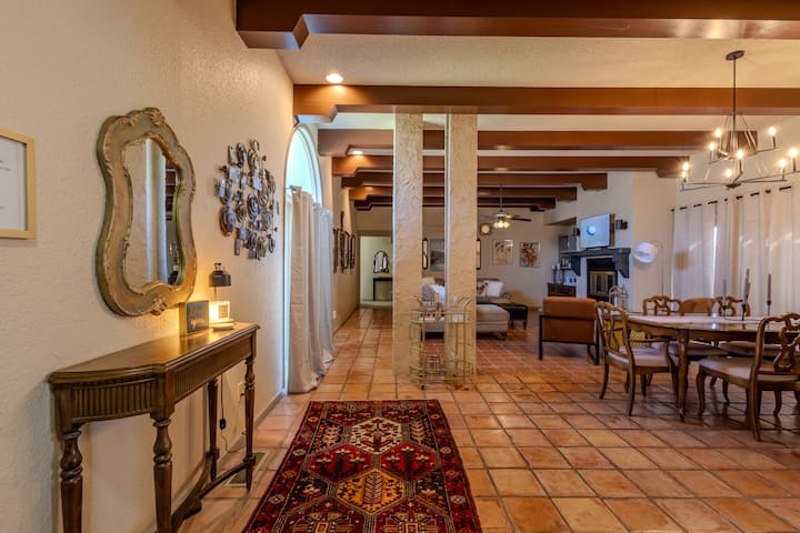 Casa Bonita - Charming Whisperwood Home Near Ttu - Lubbock, TX