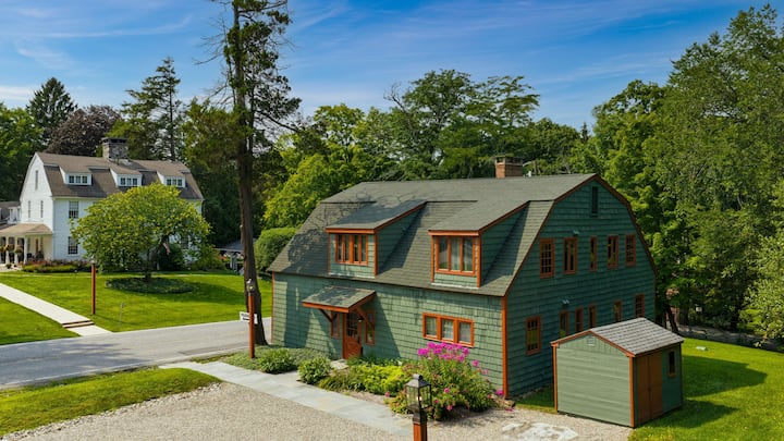 Carriage House Loft  Tap Room + Shared Fire Pit - Millbrook, NY
