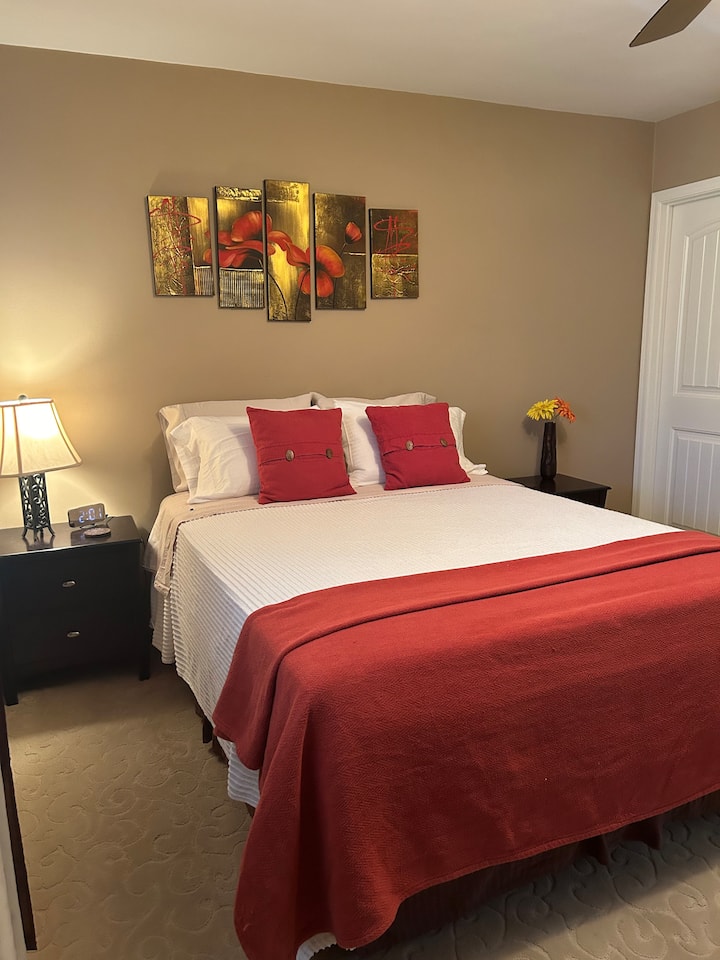 Private Living Quarters In Sunny Mesa Arizona - Mesa, AZ