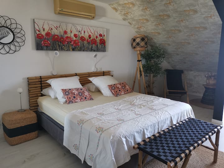 Chambre Dhôte Confortable Au Cœur De St Gilles - Saint-Gilles les Bains