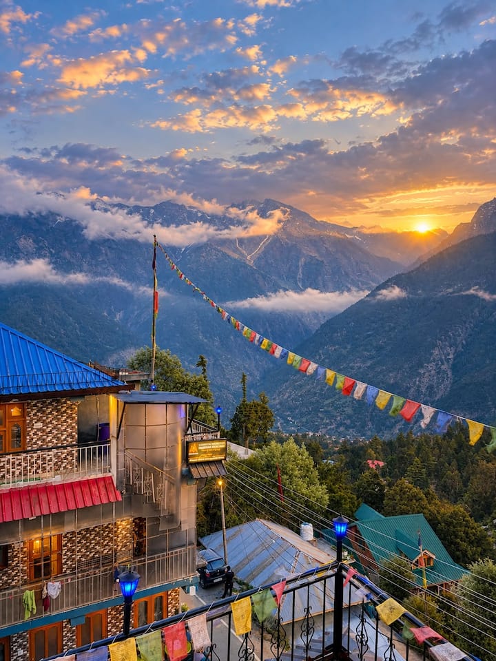 Scenic Mountain Haven With Balcony, Kalpa - Kalpa