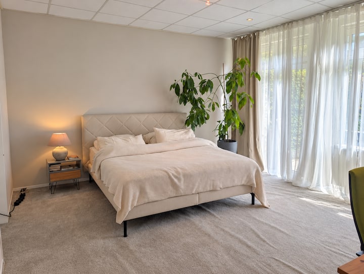 Spacious Apartment In Lindenthal - Cologne
