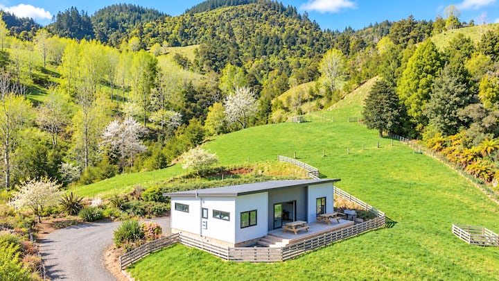 Road To Paradise | Mountain Views & Tranquility - Thames